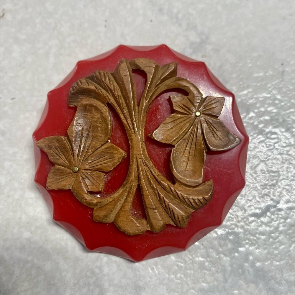 Vintage Carved Bakelite &Wood Flower Brooch - Gem